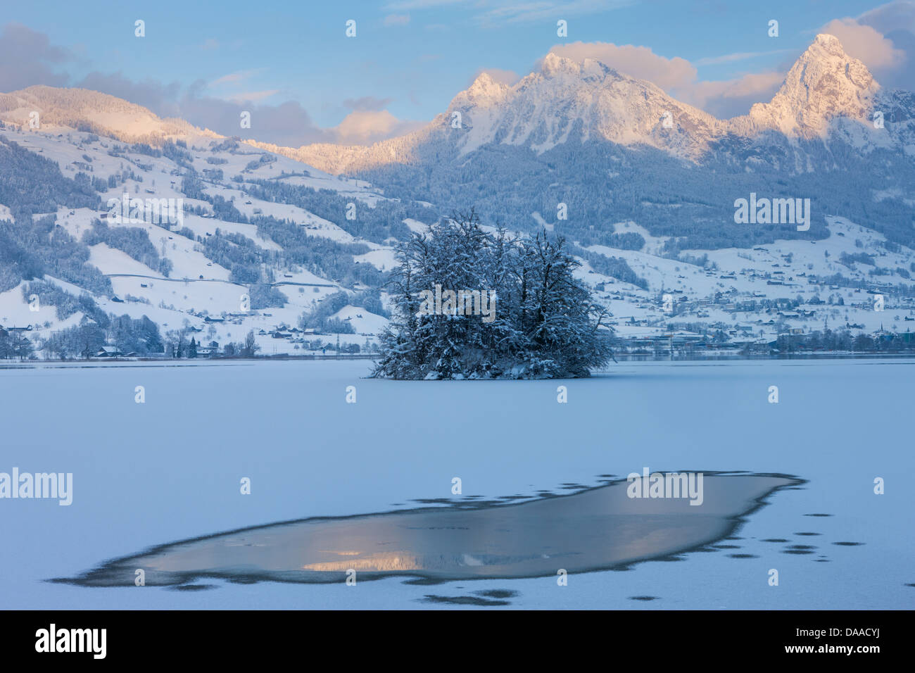 Lauerzersee, Switzerland, Europe, canton, Schwyz, lake, island, isle ...
