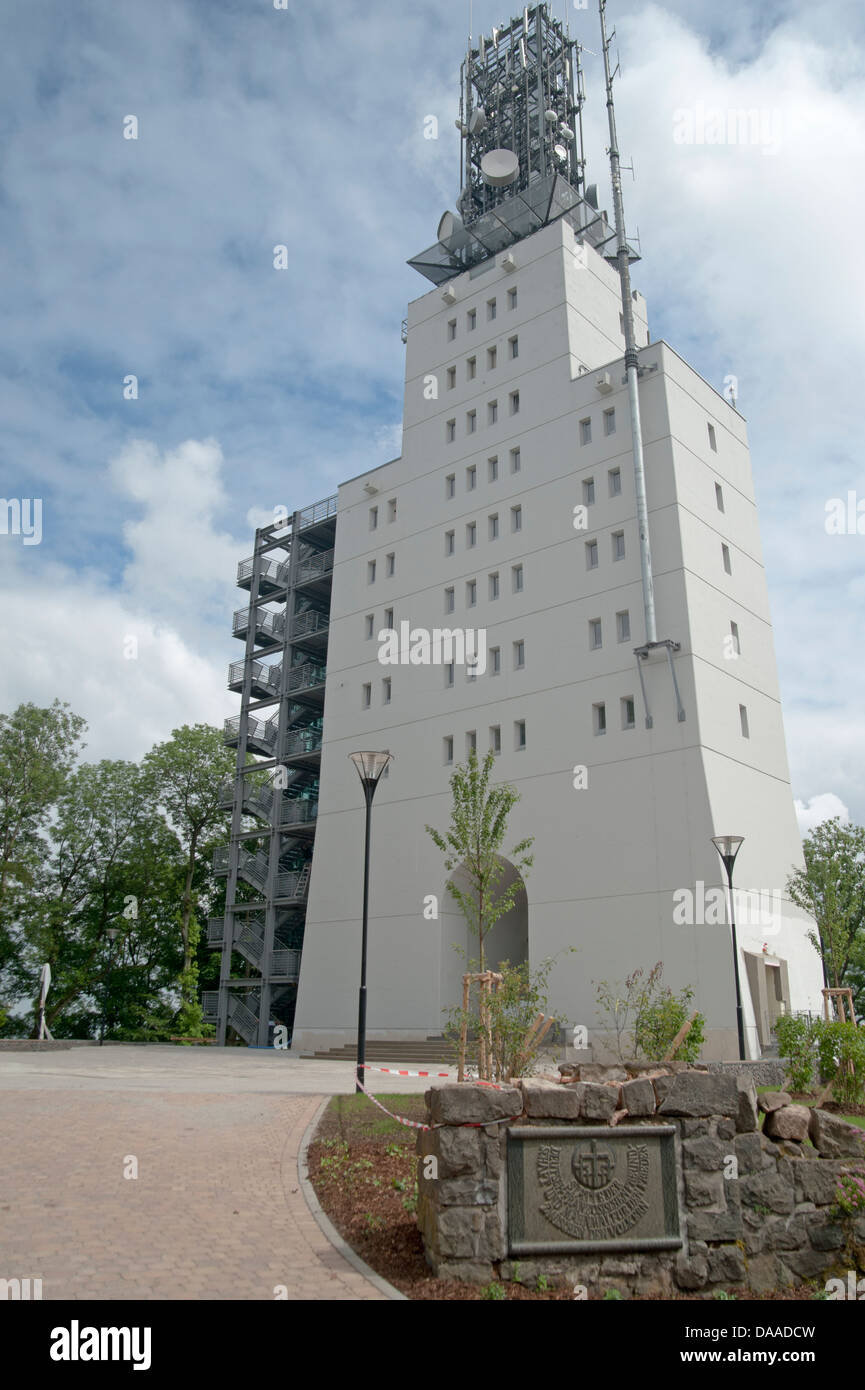 War tower hi-res stock photography and images - Alamy