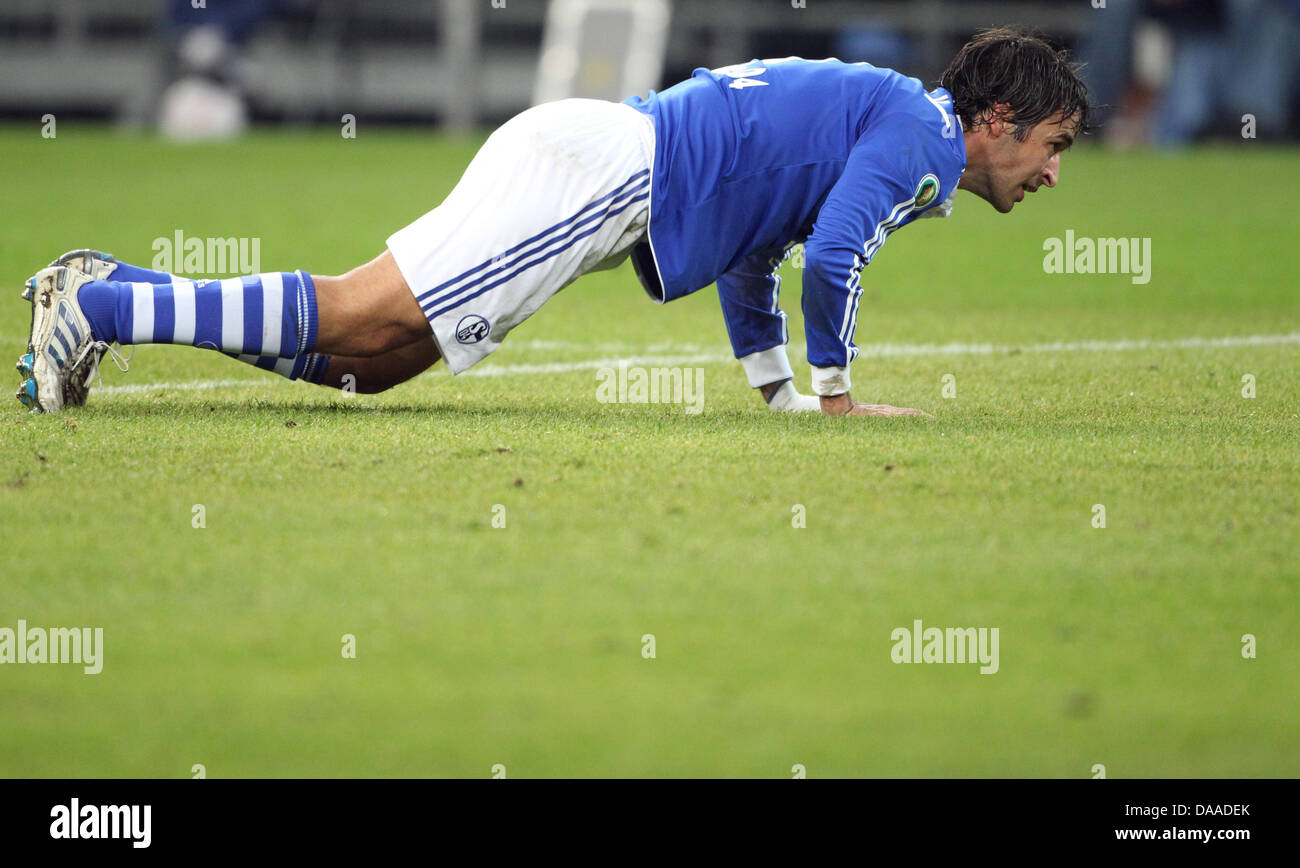 Schalke's Raul during DFB Cup quarter-finals match FC Schalke 04 v 1.FC ...