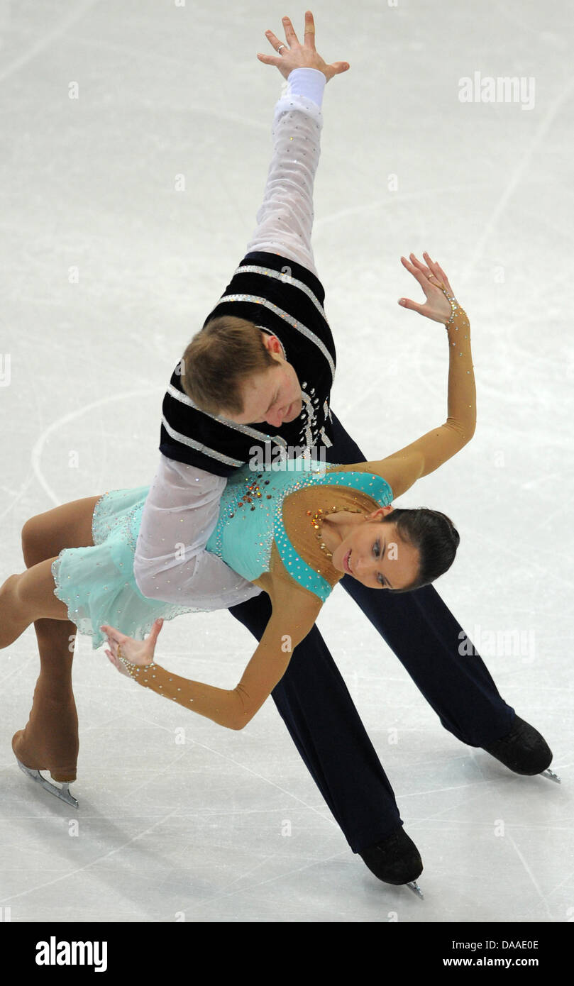 Russia's Vera Bazarova and Yuri Larionov compete at the European Figure ...