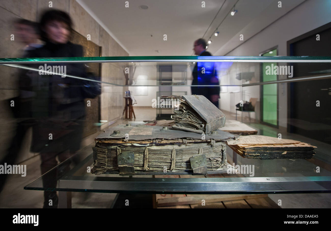 Destroyal hi-res stock photography and images - Alamy