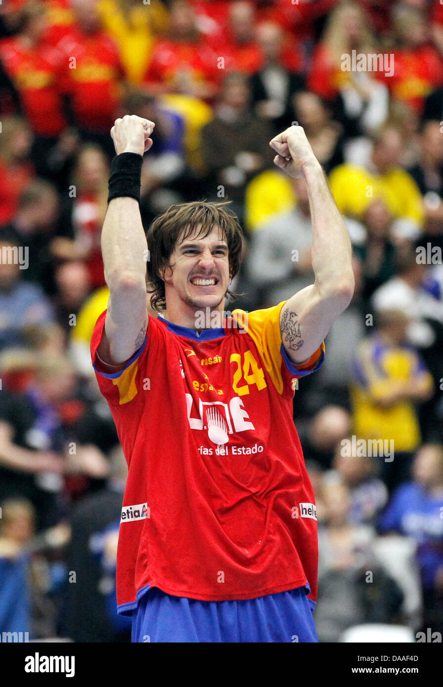 Viran Morros de Viran of Spain celebrates after winning the Men's ...
