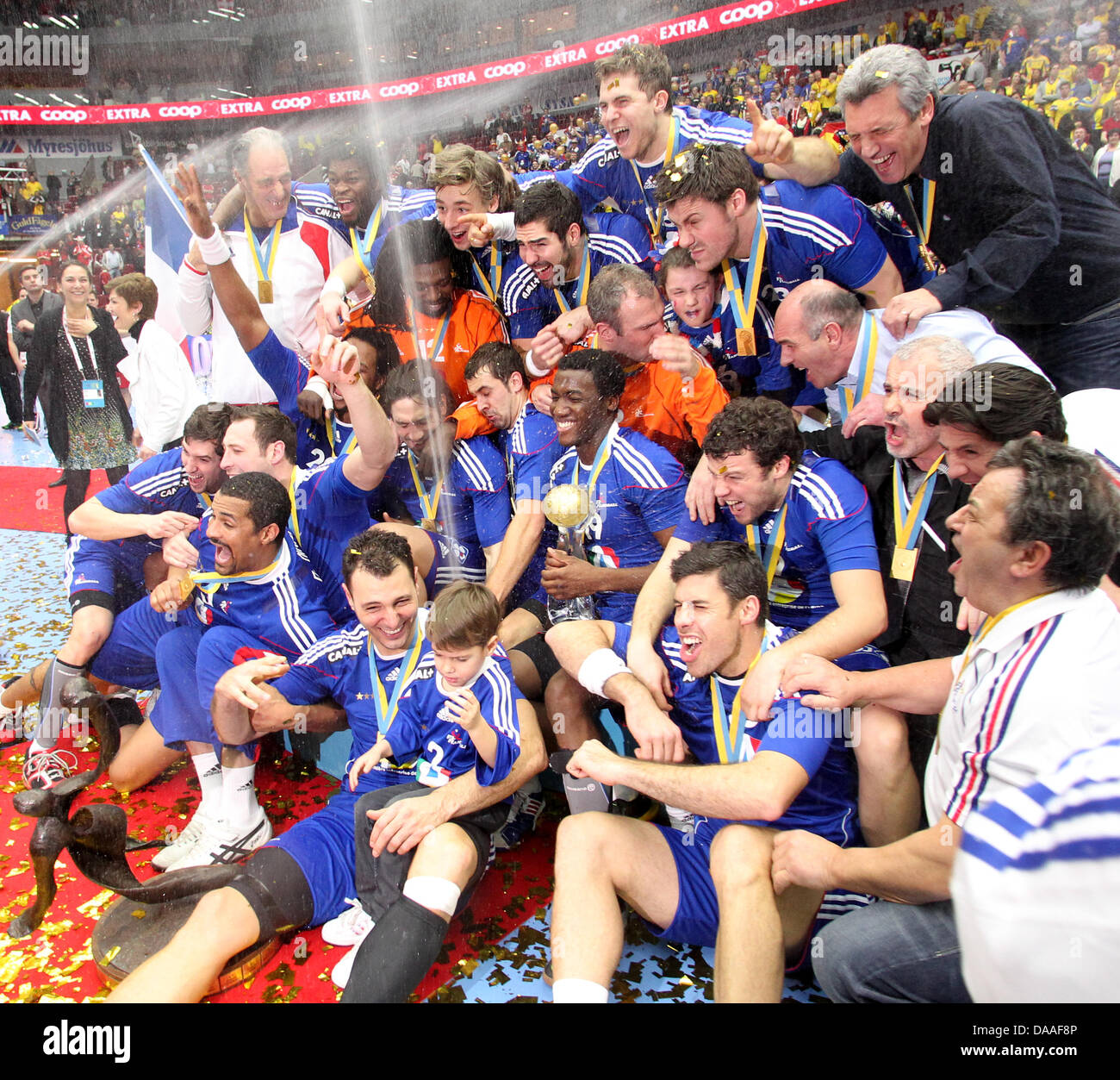 The French team celebrates after winning the final of the Men's ...