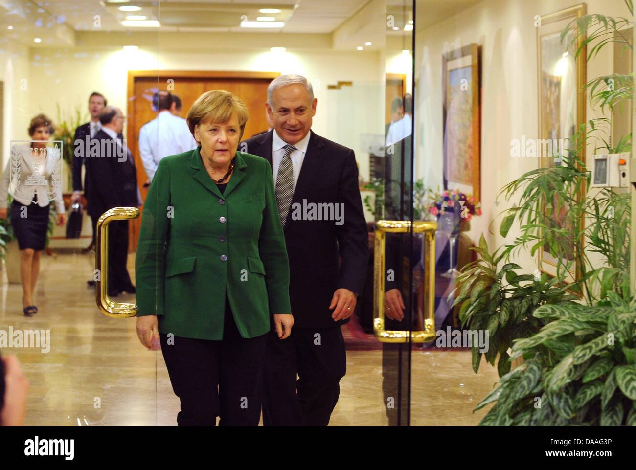 The Prime Minister of Israel, Benjamin Netanyahu, stands next to German ...