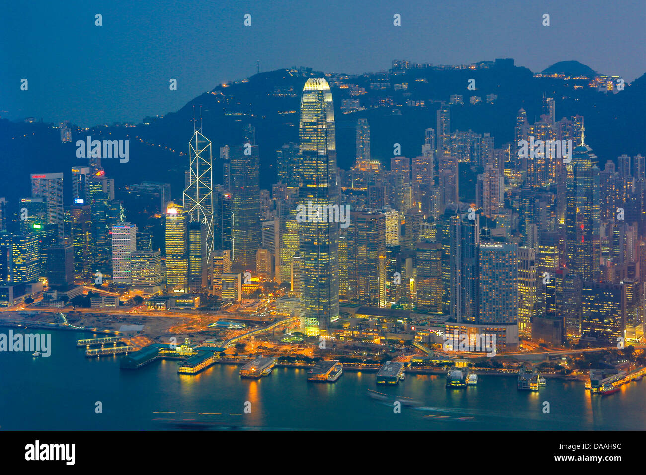 Hong kong skyline from kowloon hi-res stock photography and images - Alamy