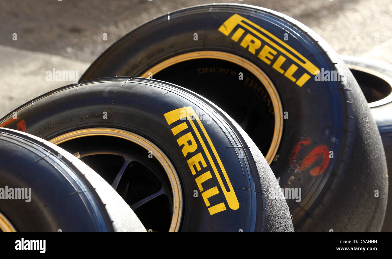 Pirelli teams hi-res stock photography and images - Alamy