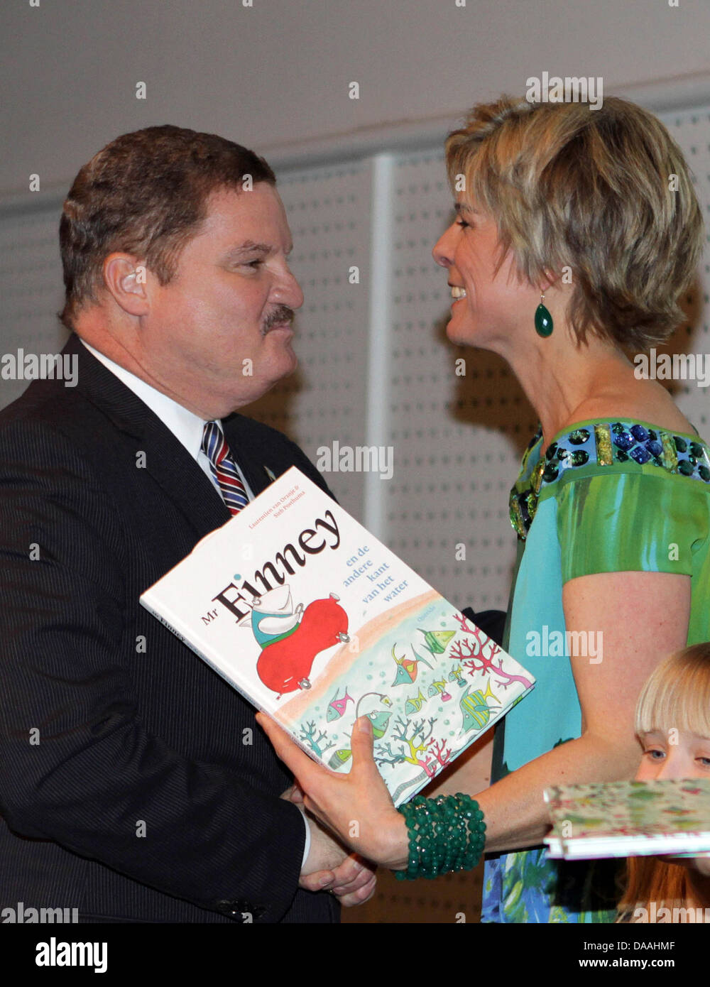 Dutch Princess Laurentien welcomes Prime Minister of Aruba, Mike Eman ...