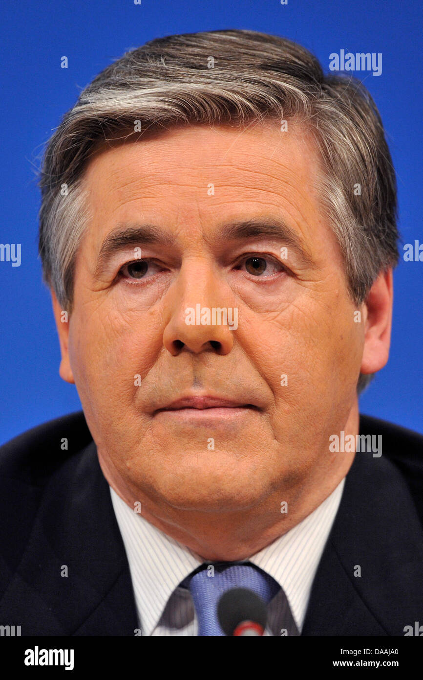 Deutsche Bank CEO smiles during his bank's balance press conference in ...