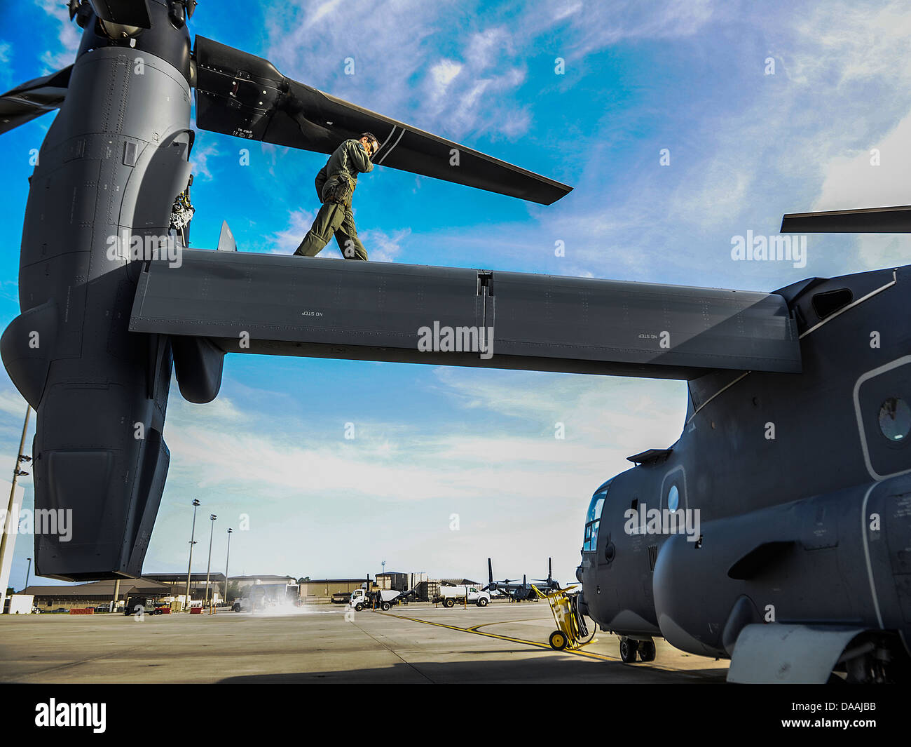 Staff Sgt. Alexander Para, a CV-22 Osprey aircraft flight engineer from ...