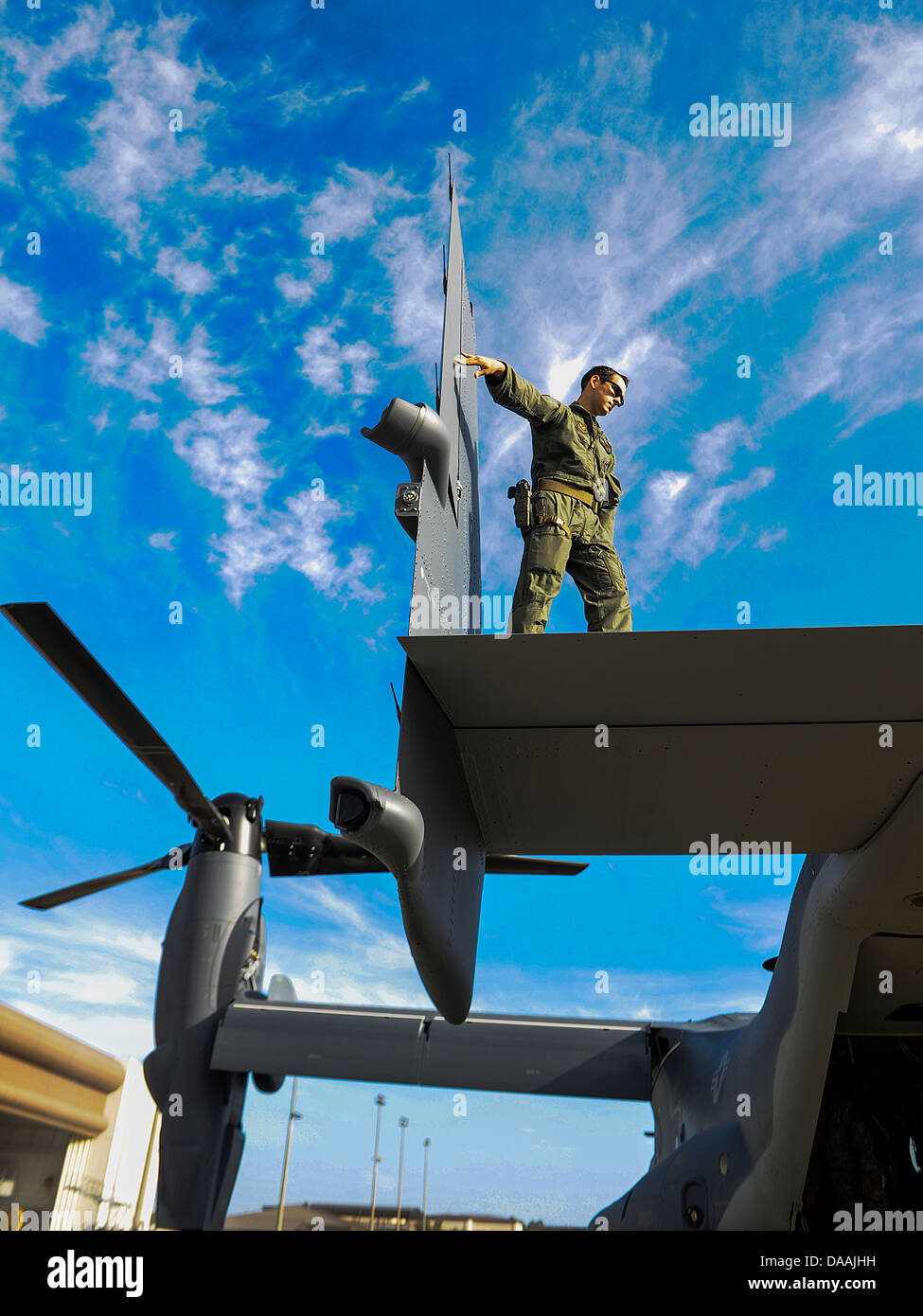 Staff Sgt. Alexander Para, a CV-22 Osprey aircraft flight engineer from ...