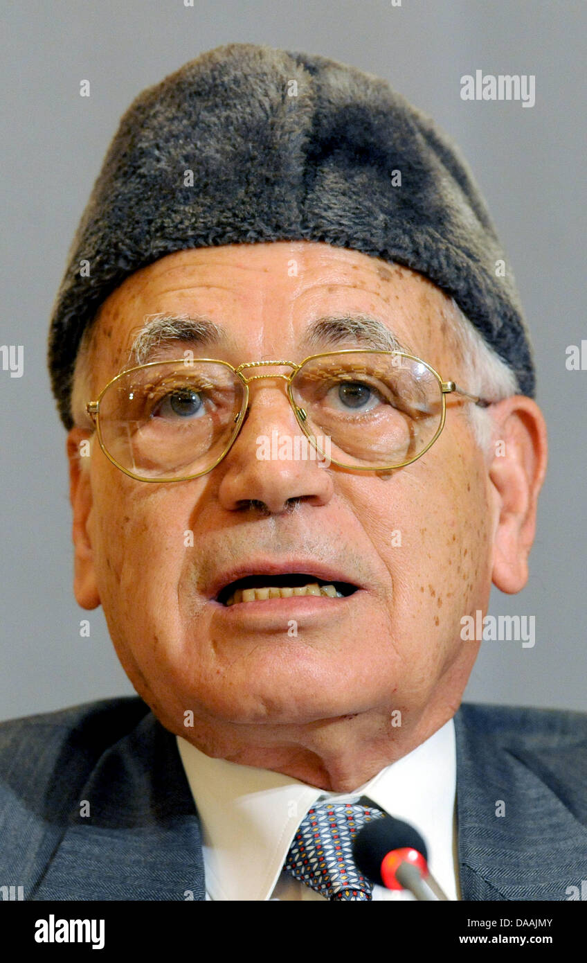 Muhammad Shama, professor of religious studies and history of religion ...