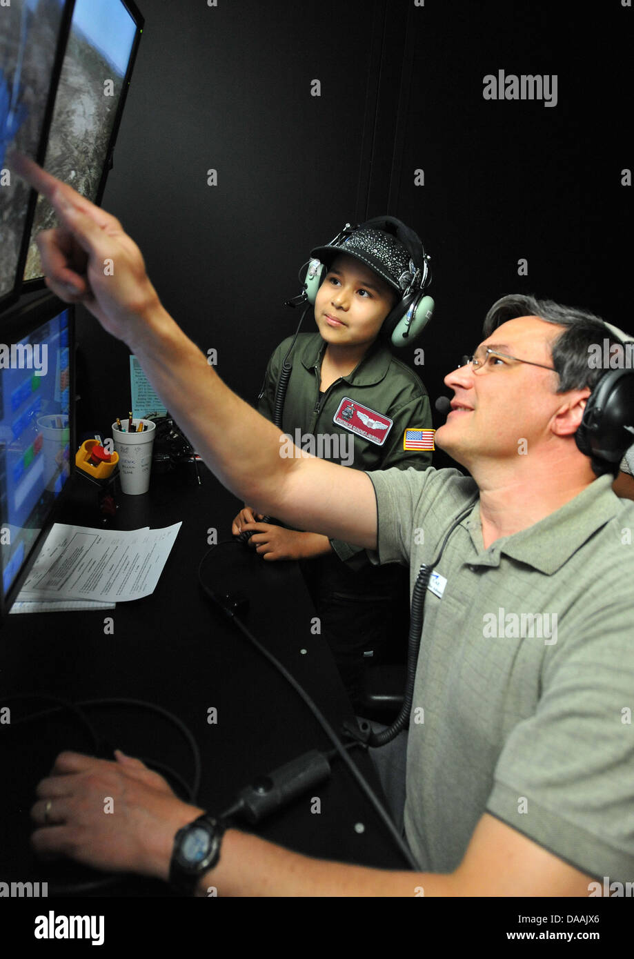 Kc 135 stratotanker boom operator hi-res stock photography and images ...