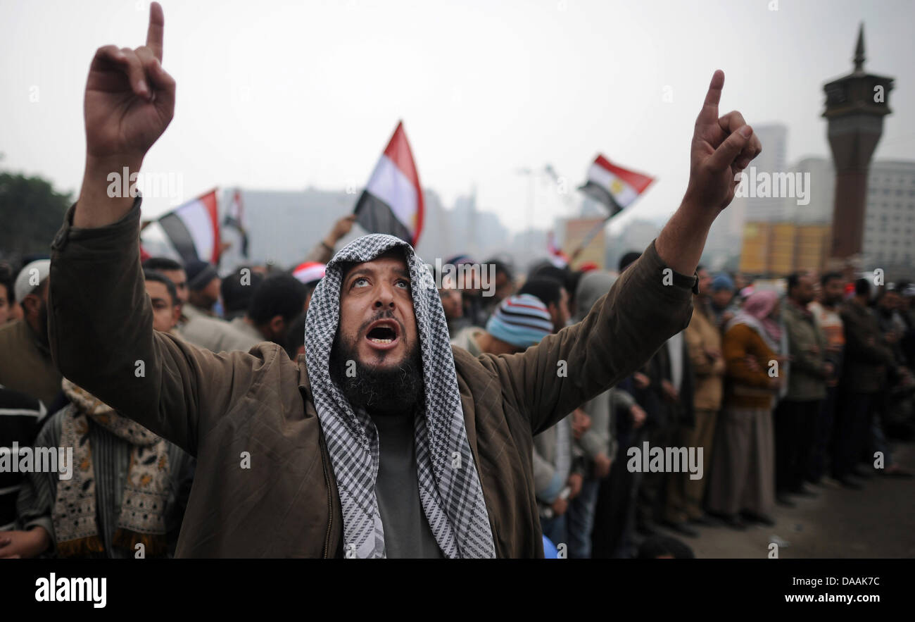 Egyptian protesters demonstrate in Tahrir square, in Cairo, Egypt, on ...