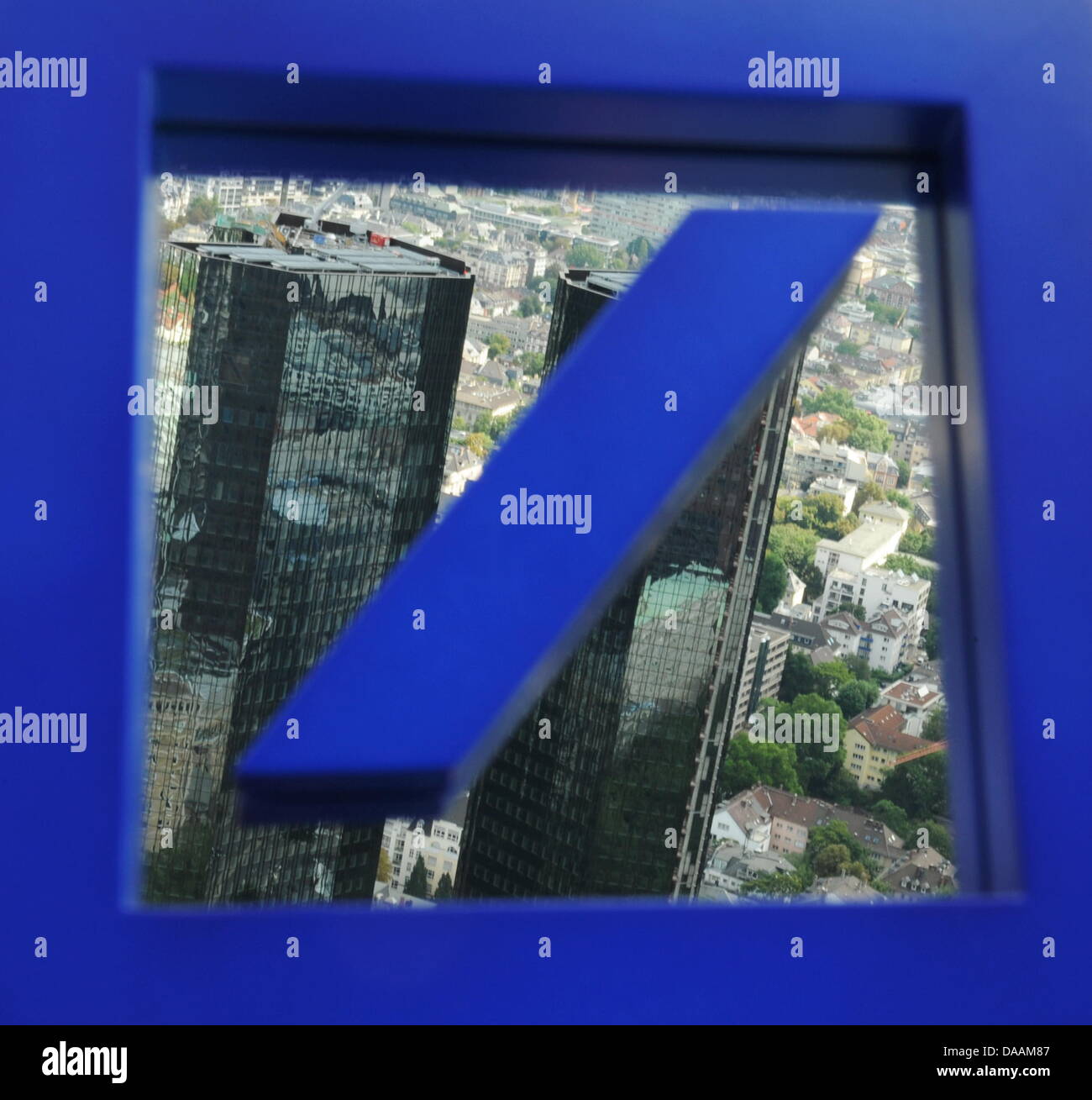 A file picture taken on 18 August 2010 shows the logo of Deutsche Bank ...