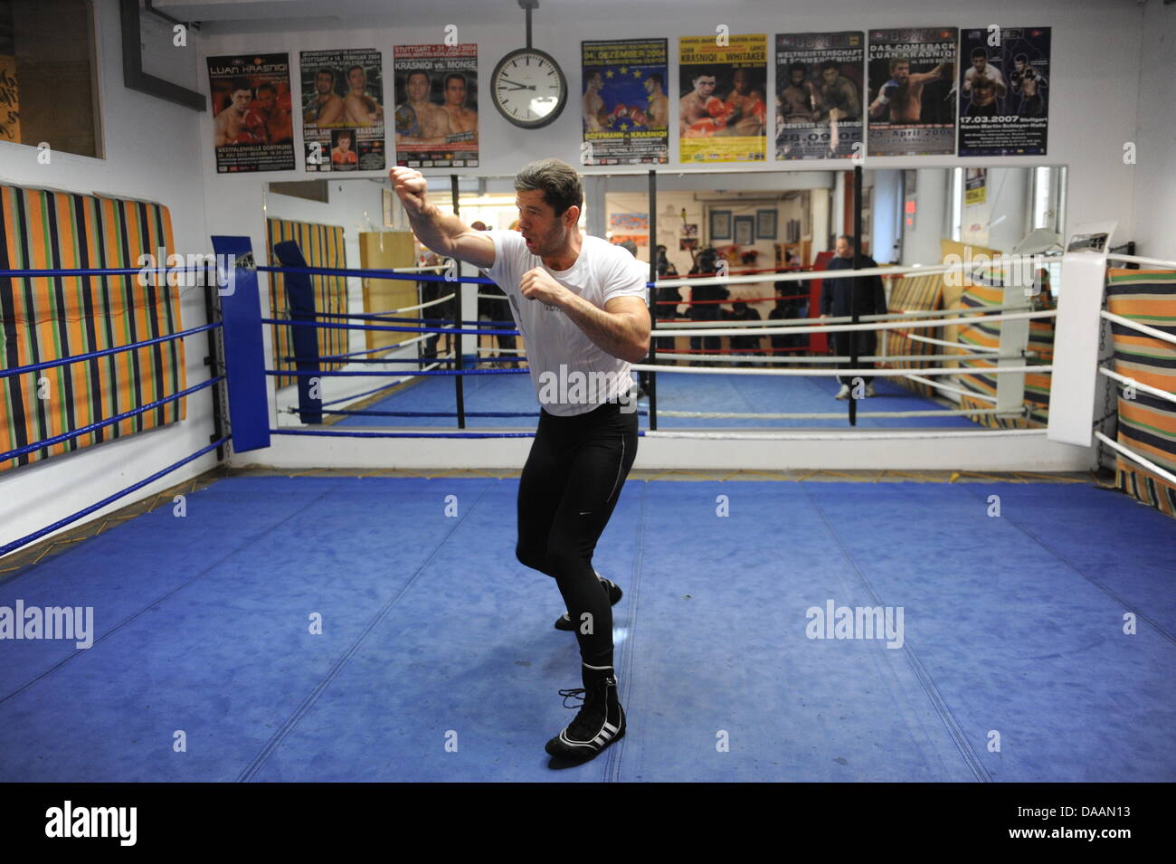 German heavyweight boxer luan krasniqi hi-res stock photography and ...