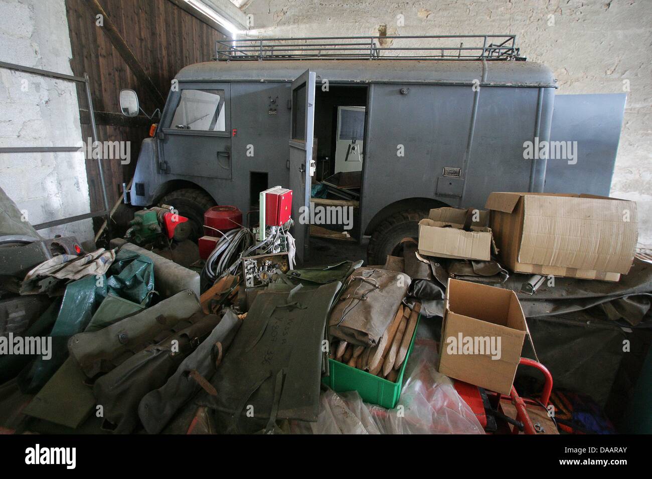 Blow weapons hi-res stock photography and images - Alamy