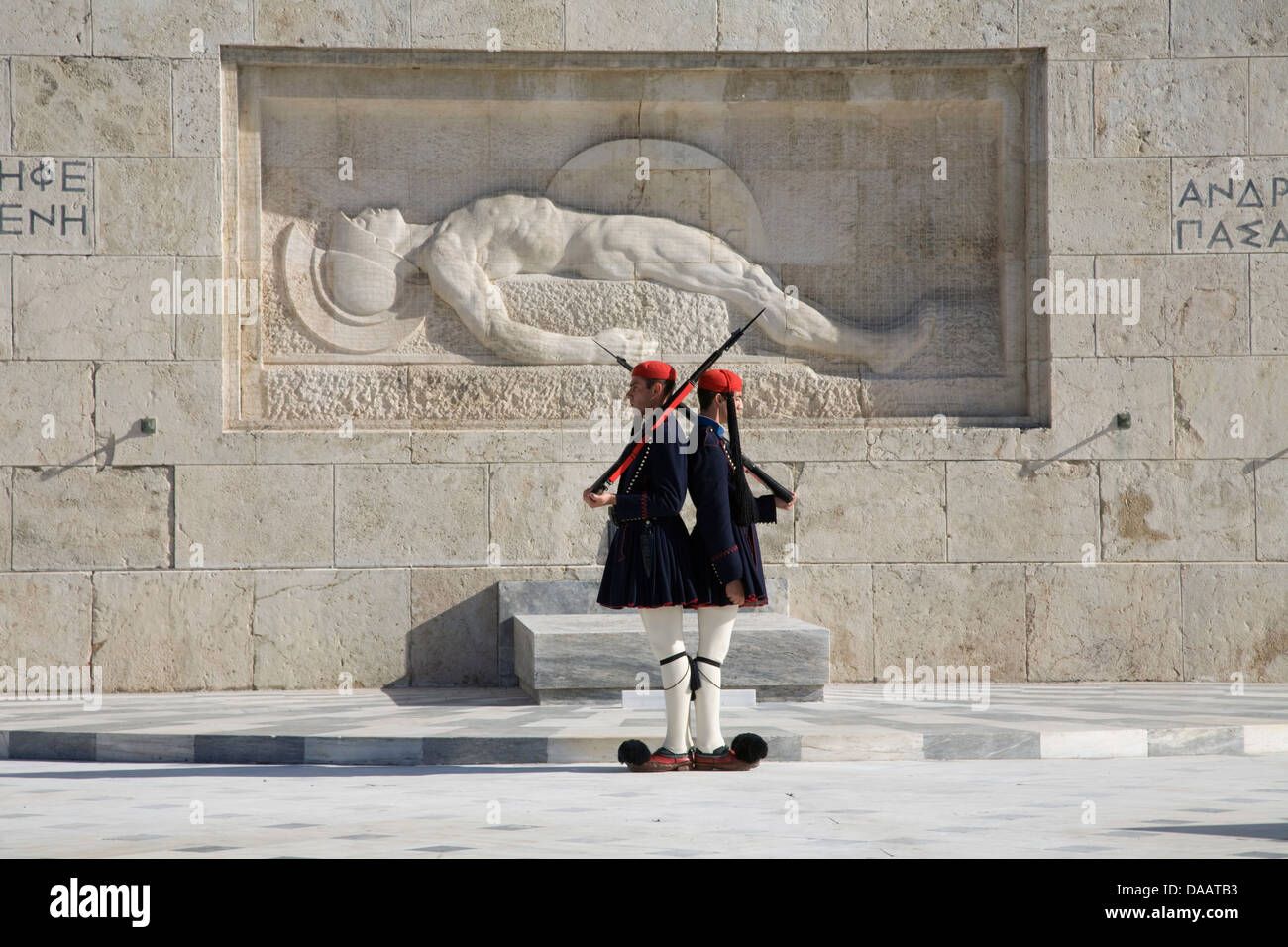Ancient greek soldiers hi-res stock photography and images - Alamy
