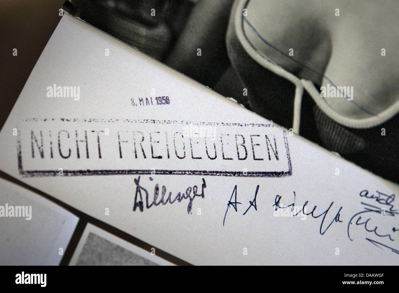 A film excerpt of the movie 'Gier nach Liebe' ('Crazy for Love') from ...