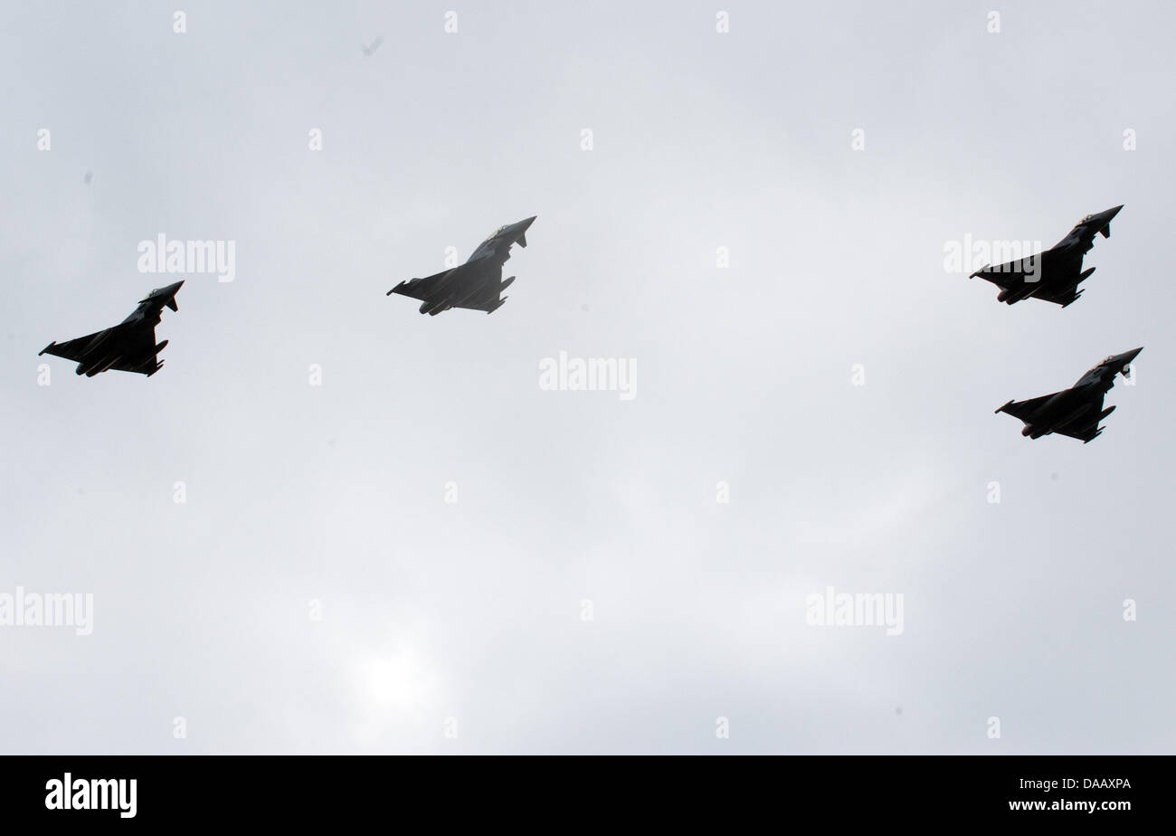 Four fighter jets are escorting the airplane with Pope Benedict XVI on ...