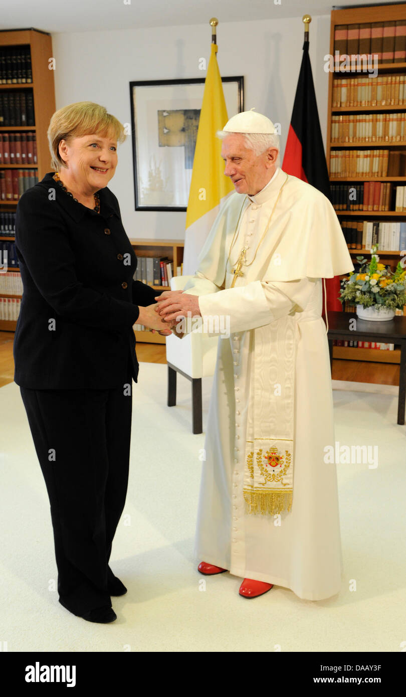 Angela benedict hi-res stock photography and images - Alamy