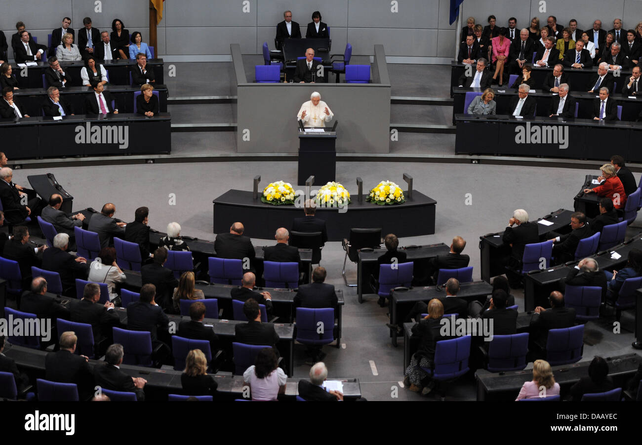 Pope Benedict XVI delivers a speech at German parliament Bundestag in ...