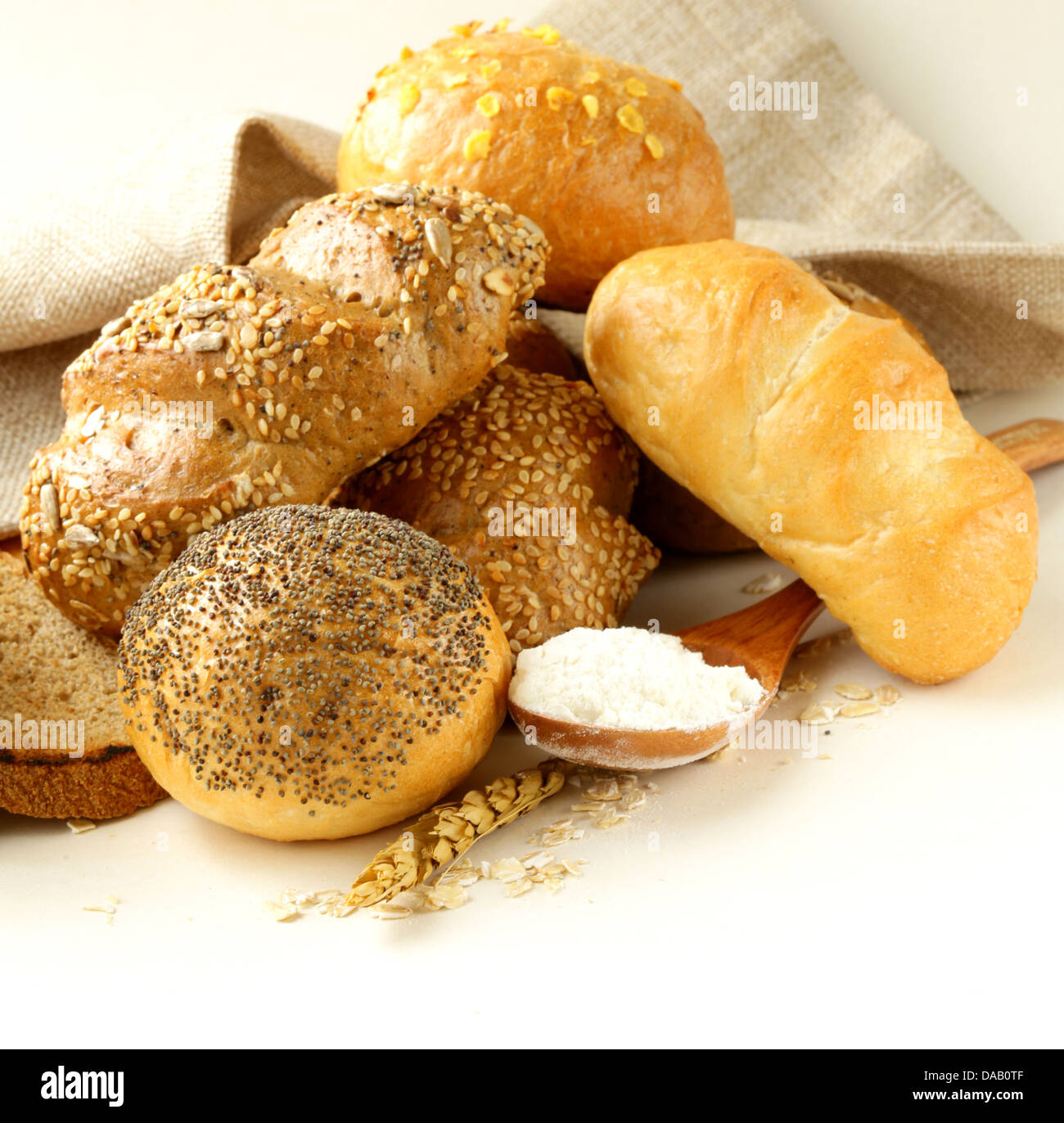 different types of bread (rye bread, white loaf, bun Stock Photo - Alamy