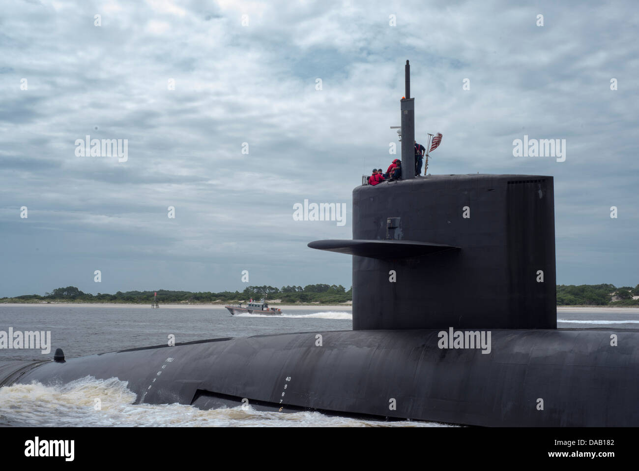 The Ohio-class ballistic missile submarine USS Tennessee (SSBN 734 ...