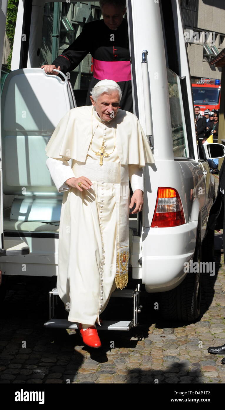 Pope Benedict XVI visits Freiburg cathedral in Freiburg, Germany, 24 ...