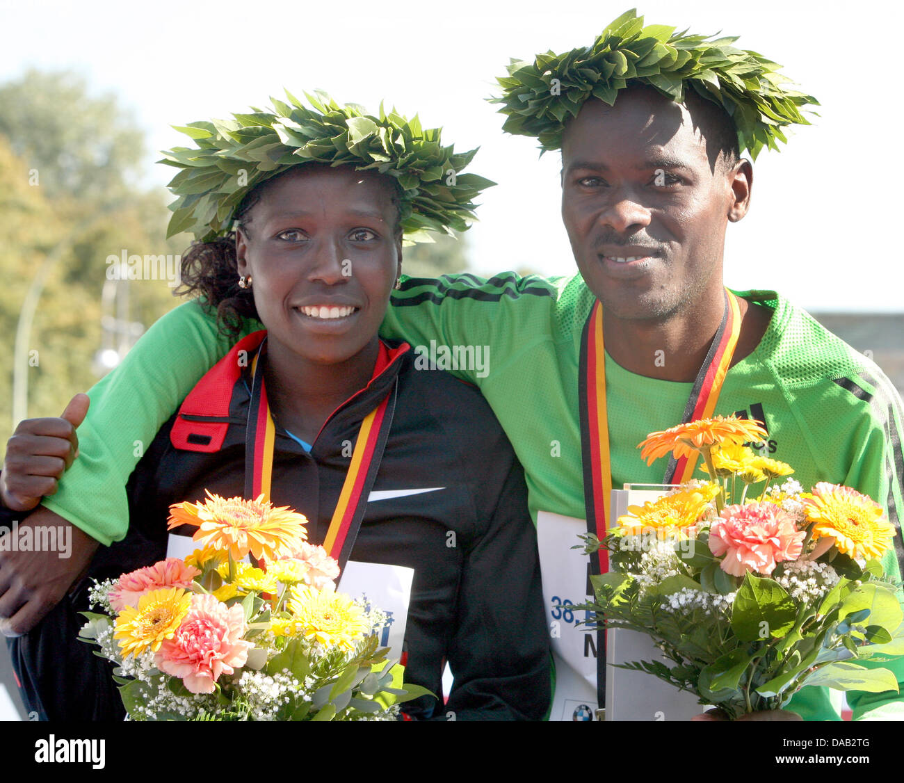 The Kenyan Patrick Makau smiles after the 38th Berlin Marathon in ...