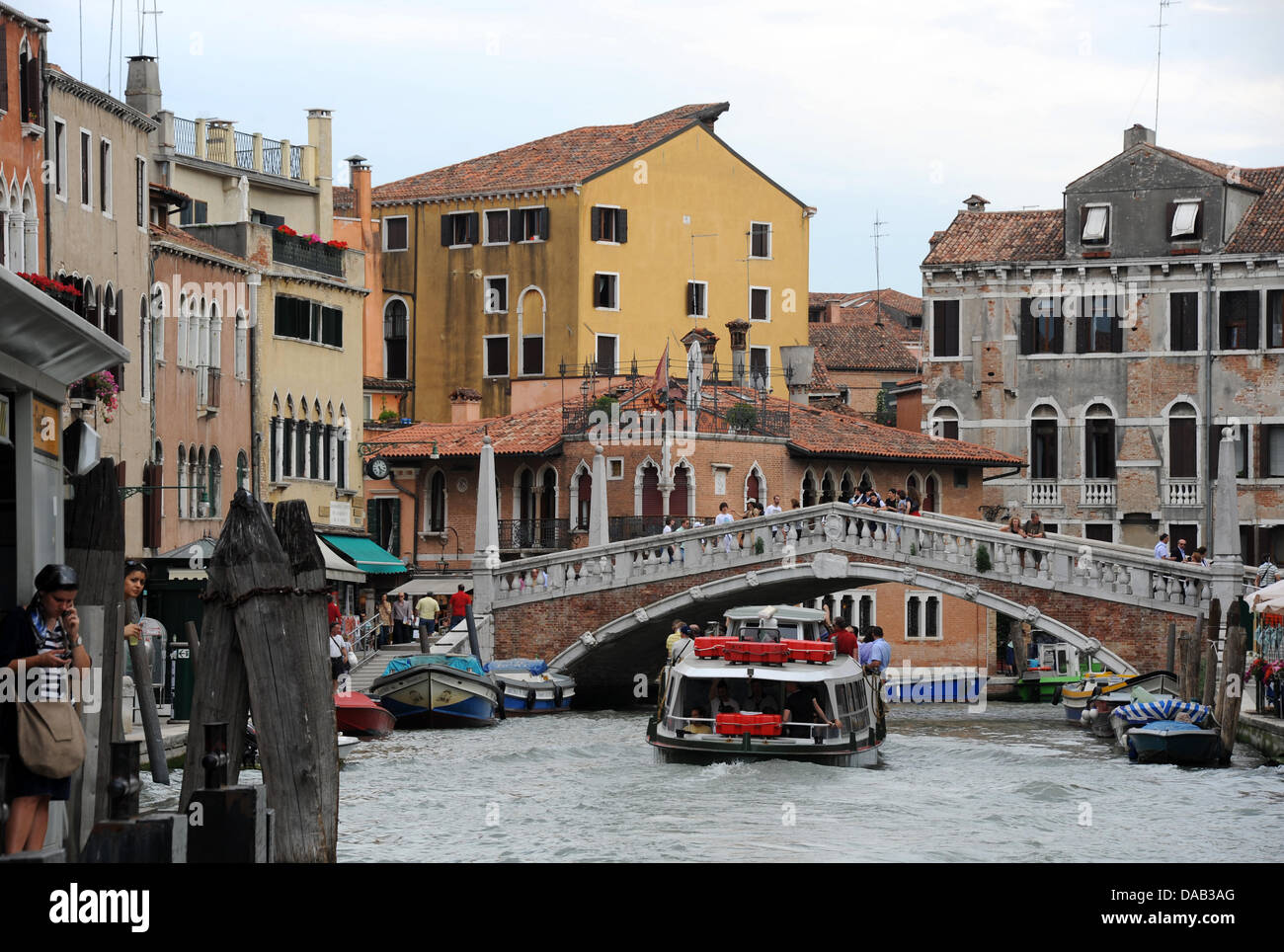 Ponte dei tre archi venice hi-res stock photography and images - Alamy