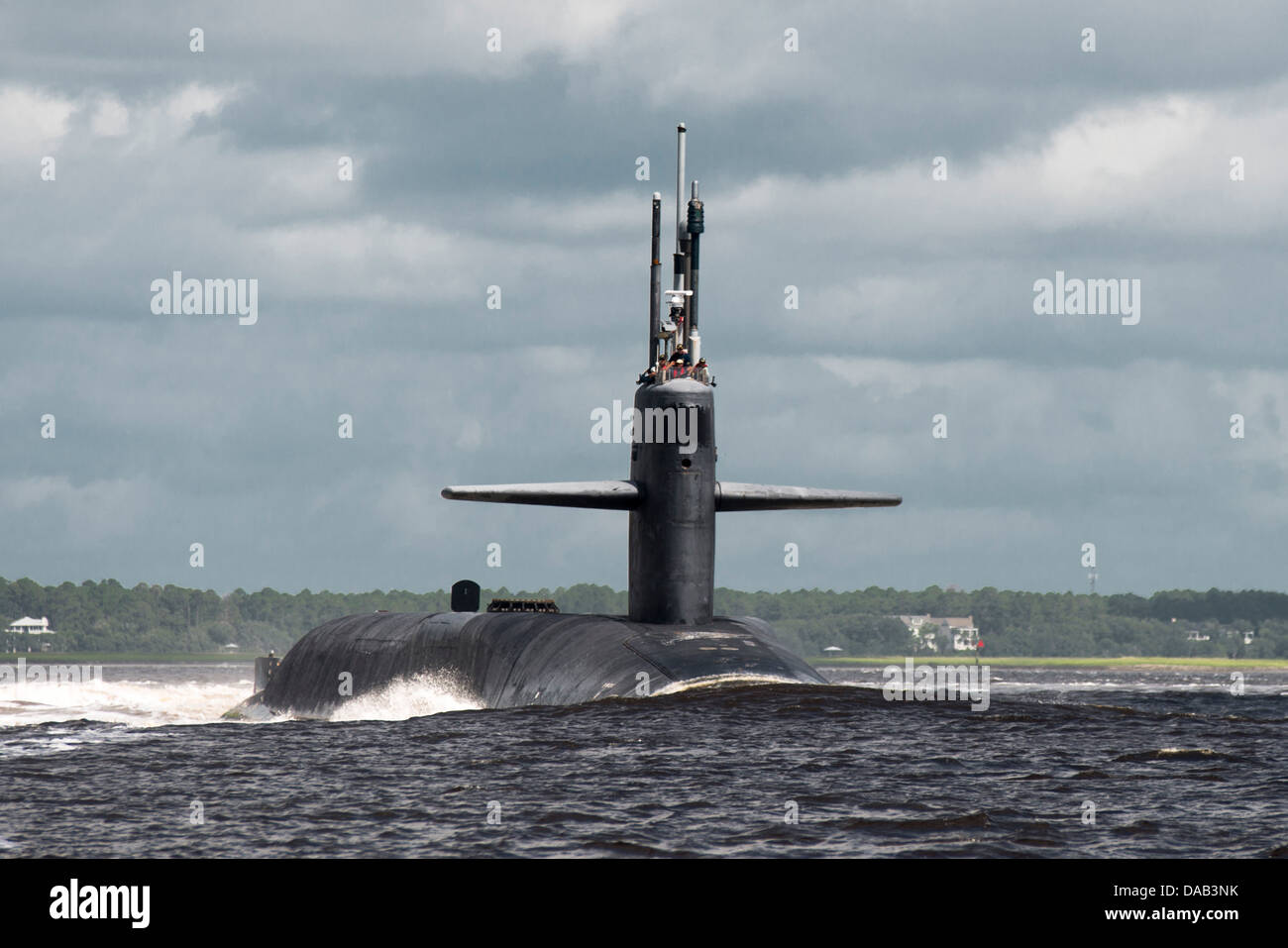 The Ohio-class guided-missile submarine USS Florida (SSGN 728) departs ...
