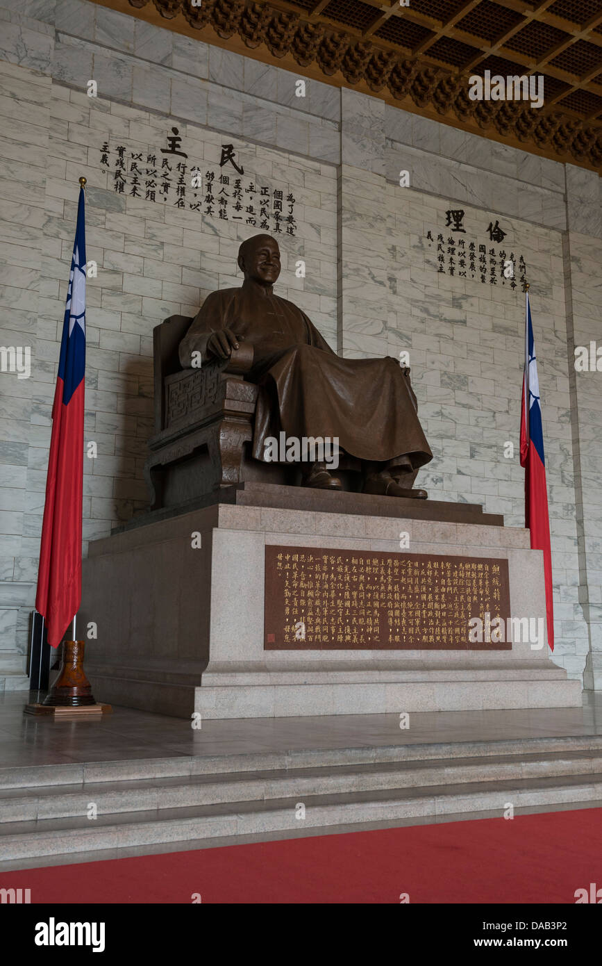 Seated Bronze Statue of President Chiang Kai-shek, Chiang Kai-shek ...