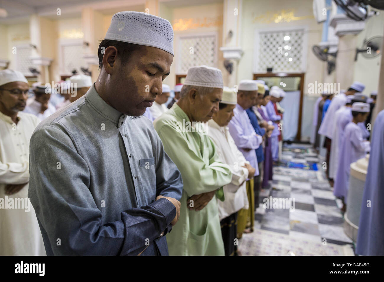 Pattani central mosque hi-res stock photography and images - Alamy