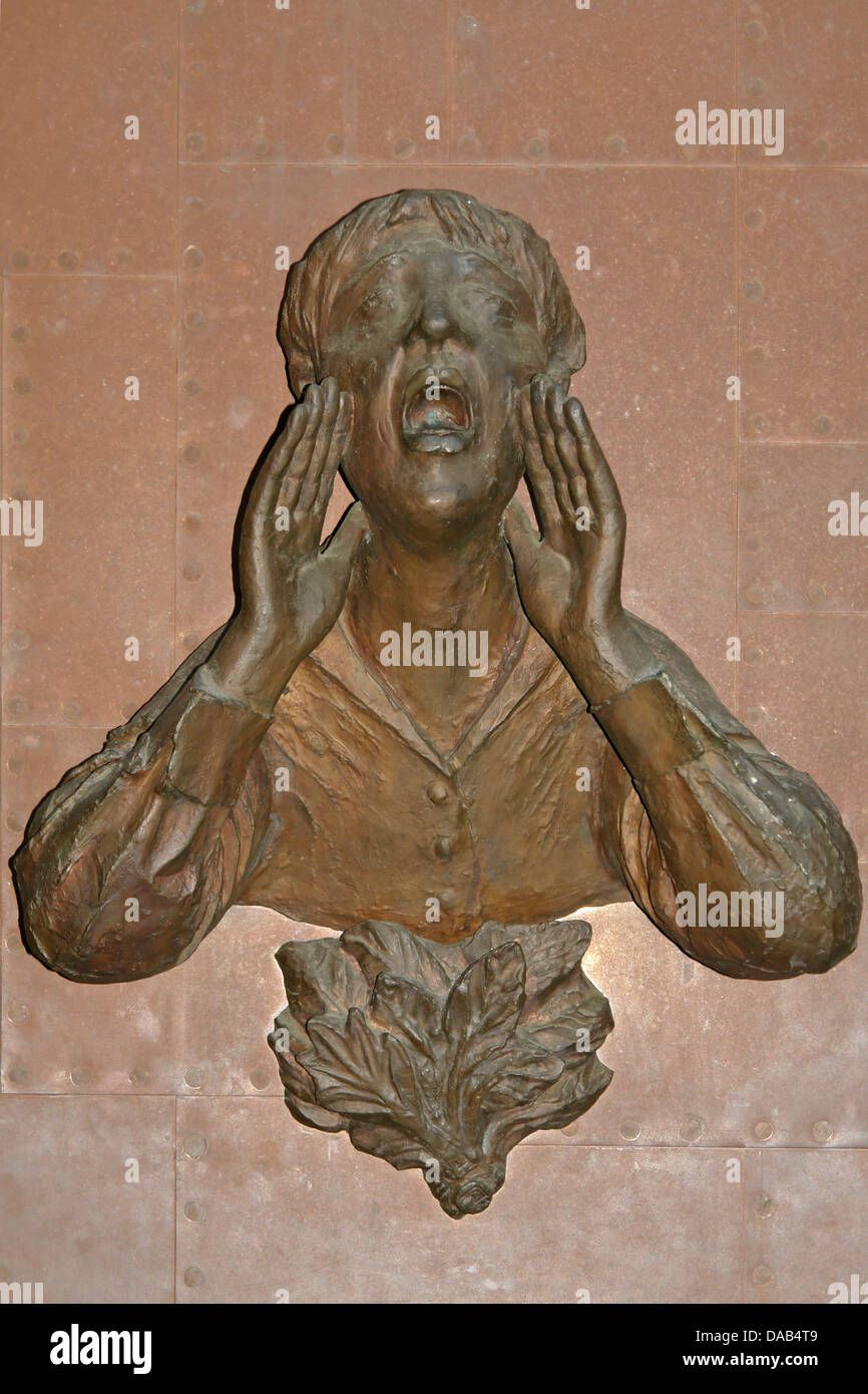 Entrance figure hi-res stock photography and images - Alamy