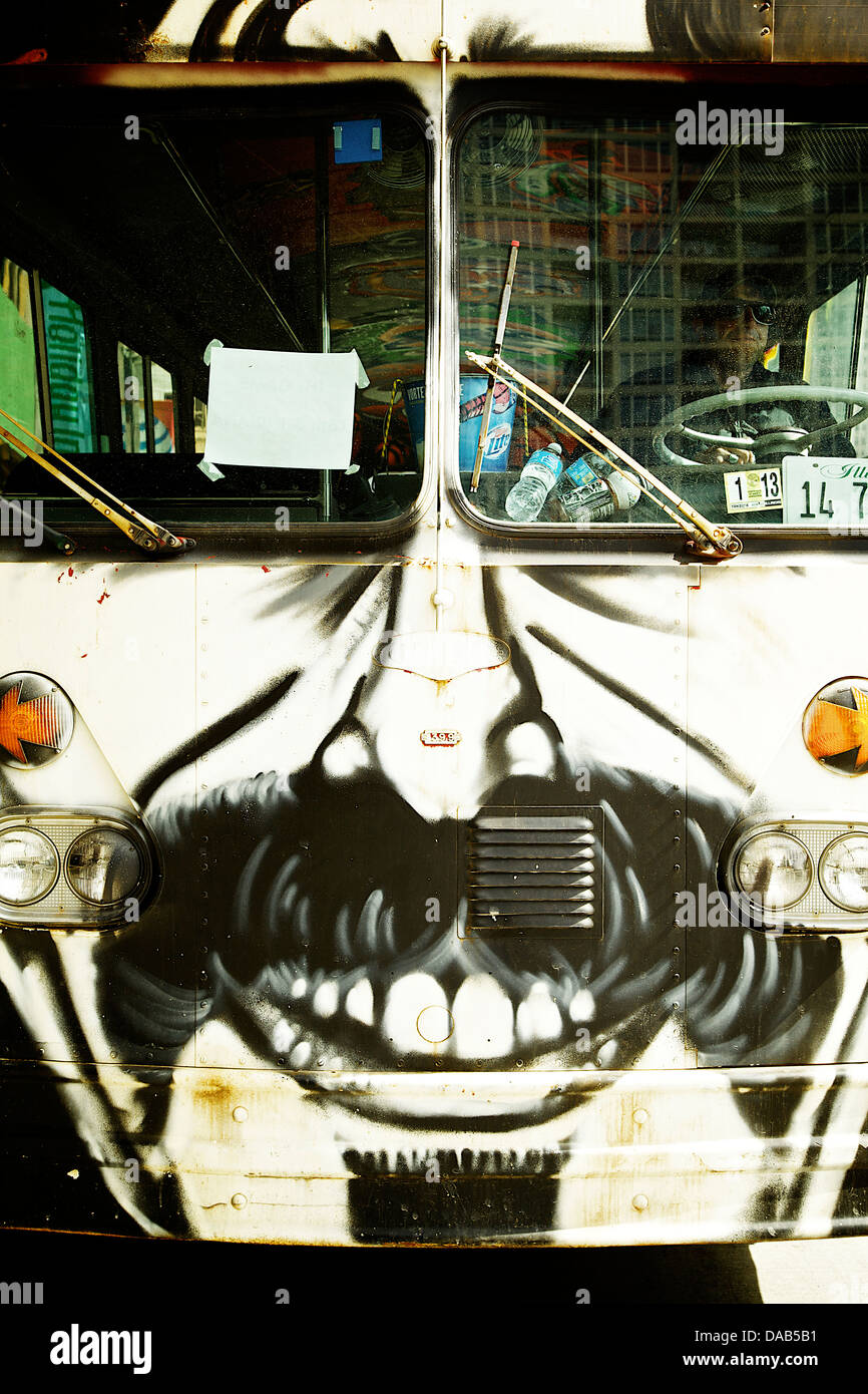 Chicago bus driver hi-res stock photography and images - Alamy