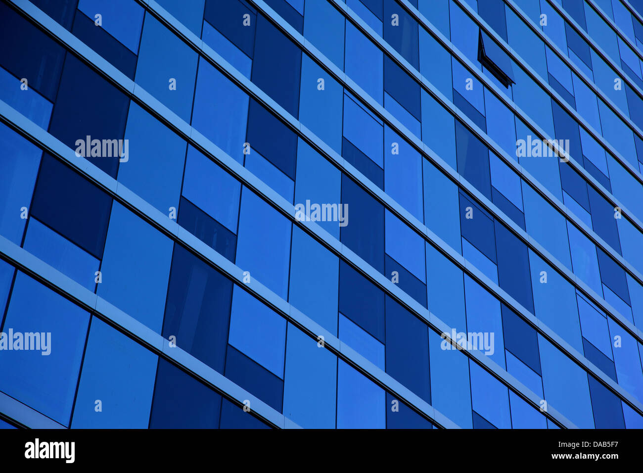 Chicago windows hi-res stock photography and images - Alamy