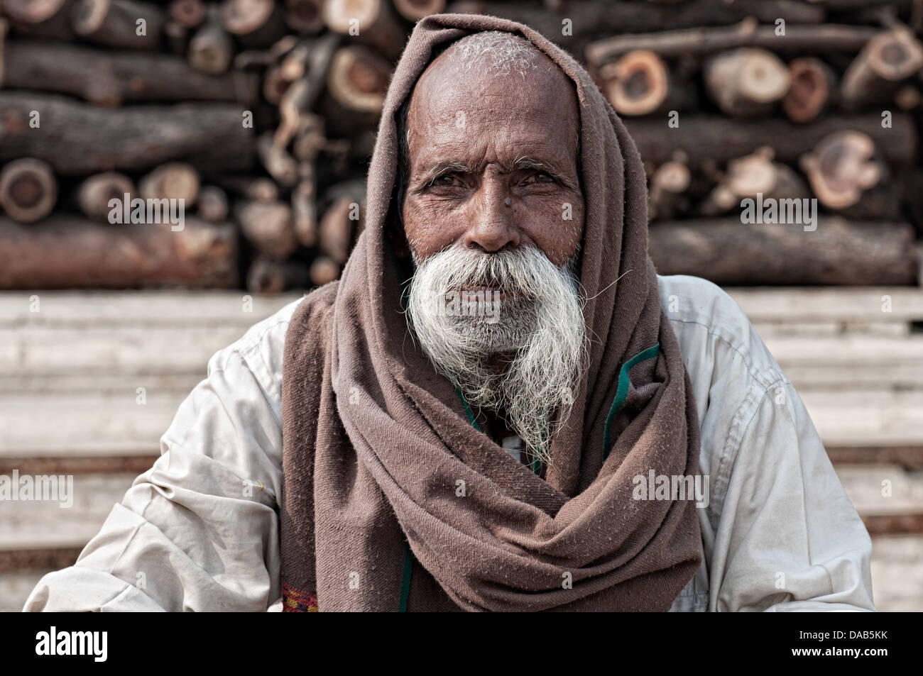 Indian man varanasi ghats hi-res stock photography and images - Alamy