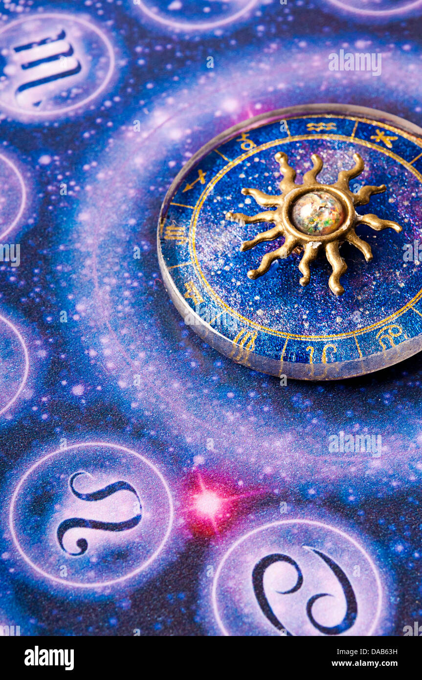 Astrology wheel hi-res stock photography and images - Alamy