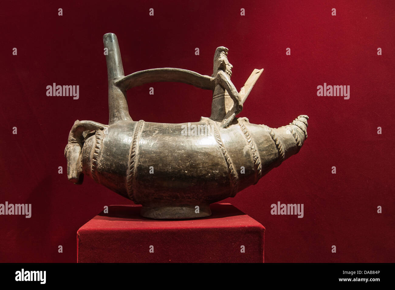 Ancient Pre-Columbian Incan Inca clay pottery vase jug artifact artwork ...