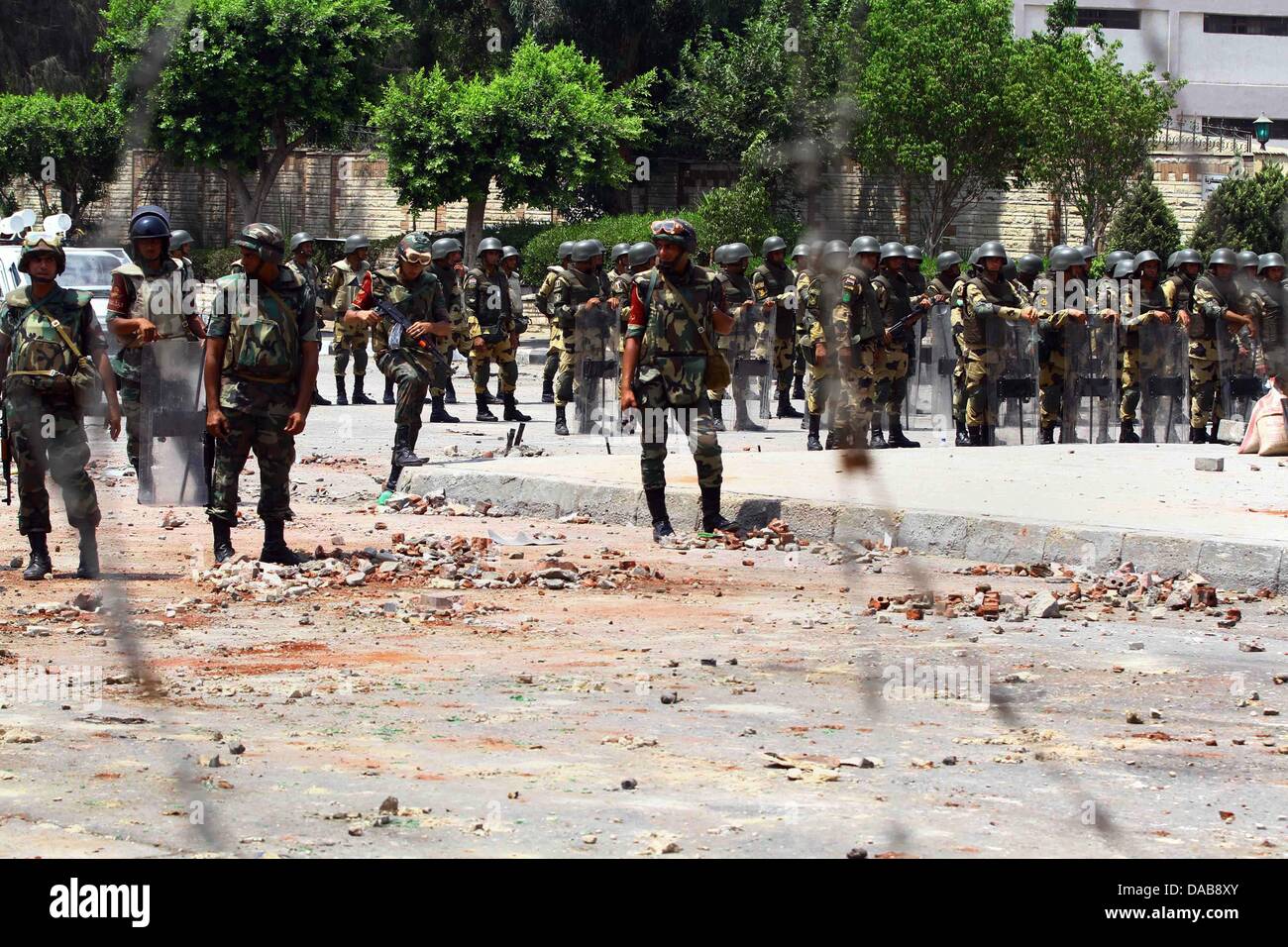 Cairo, Cairo, Egypt. 9th July, 2013. Egyptian Republican guards take ...