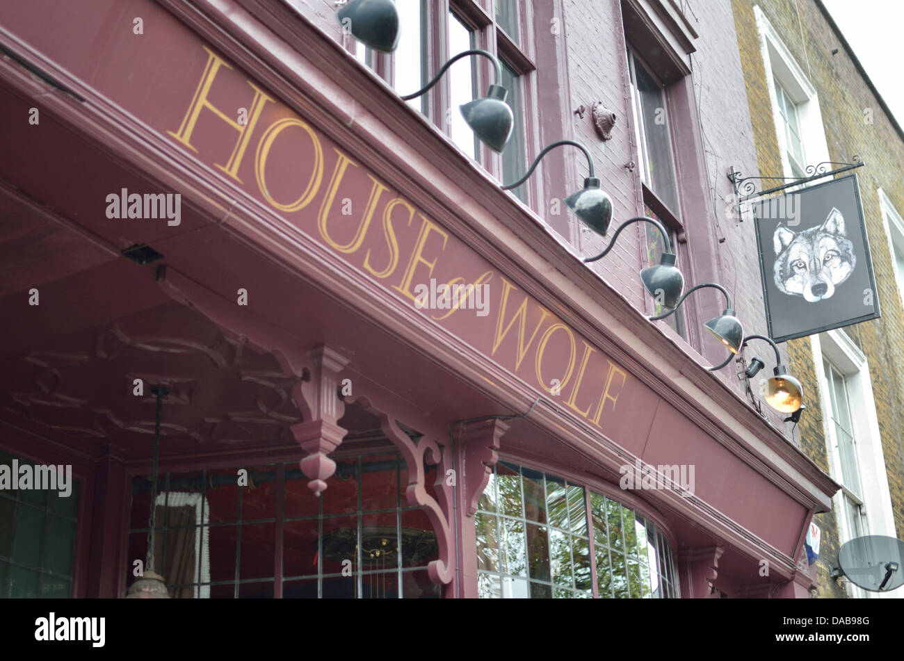 Wolf house hi-res stock photography and images - Alamy