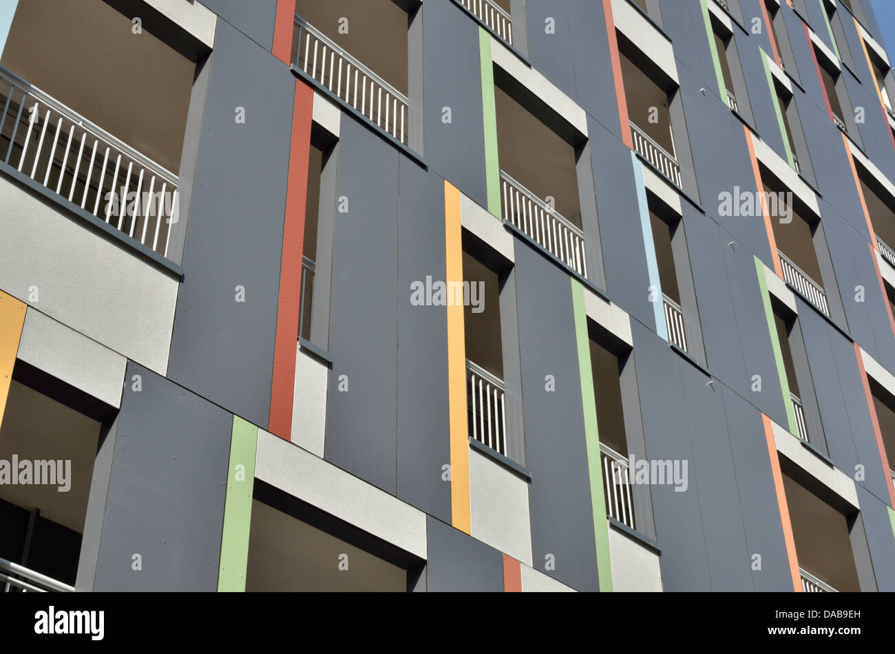 Modern apartment building london hi-res stock photography and images ...