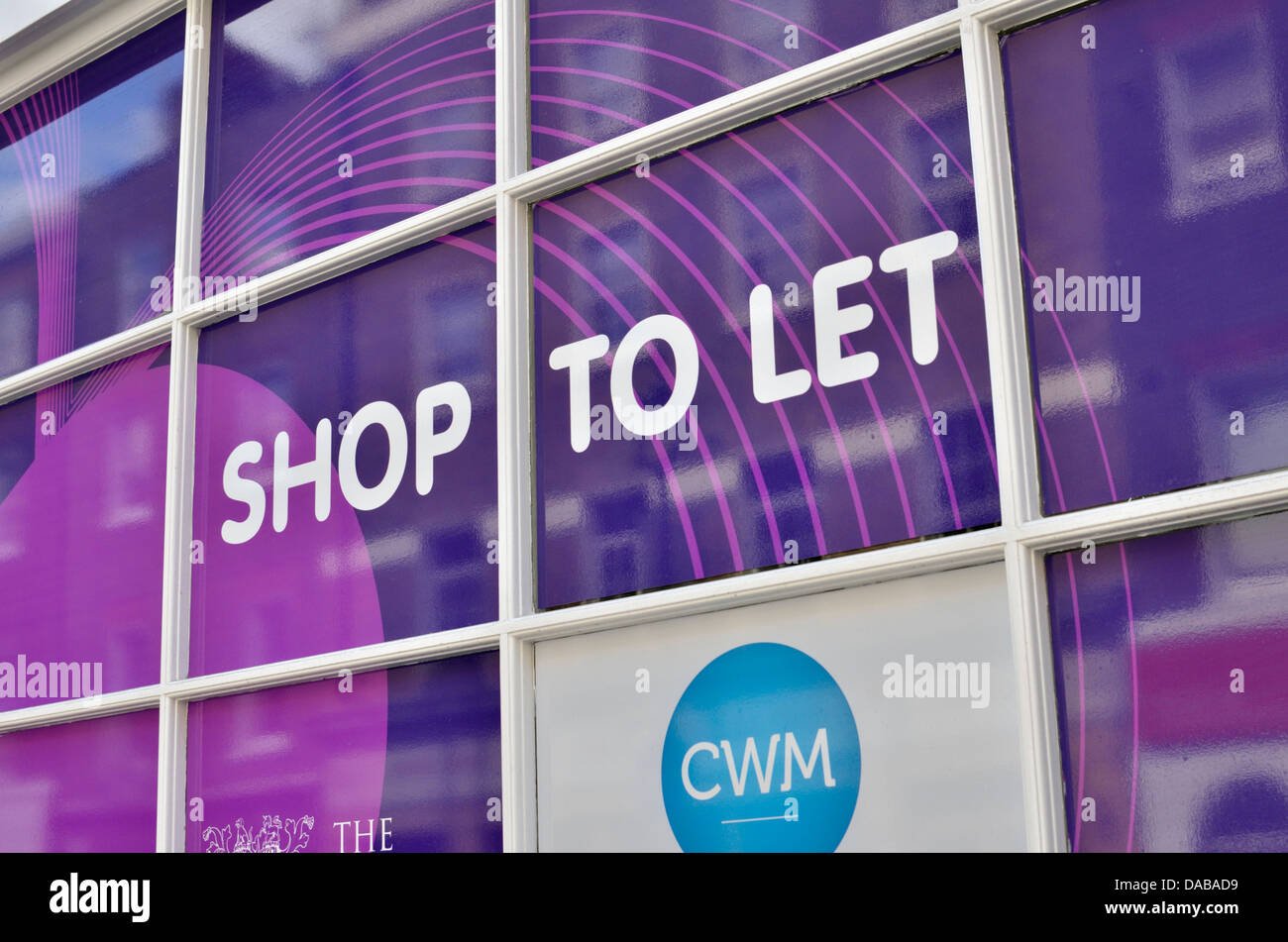 'Shop To Let' advertisement across a shop-front, London, UK Stock Photo ...