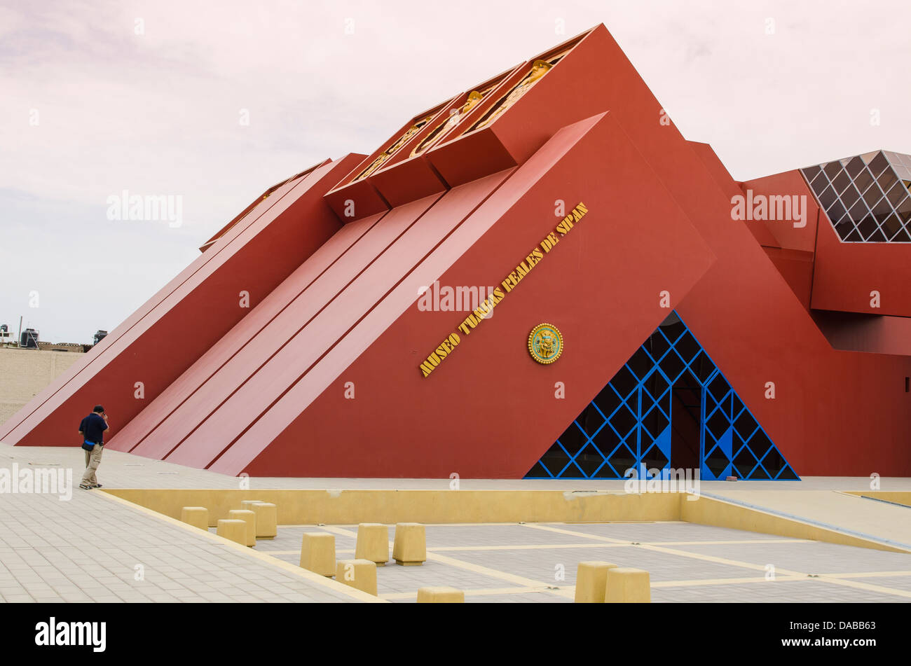 Museum of the Royal Tombs of Sipan Museo de Las Tumbes Reales de Sipan ...