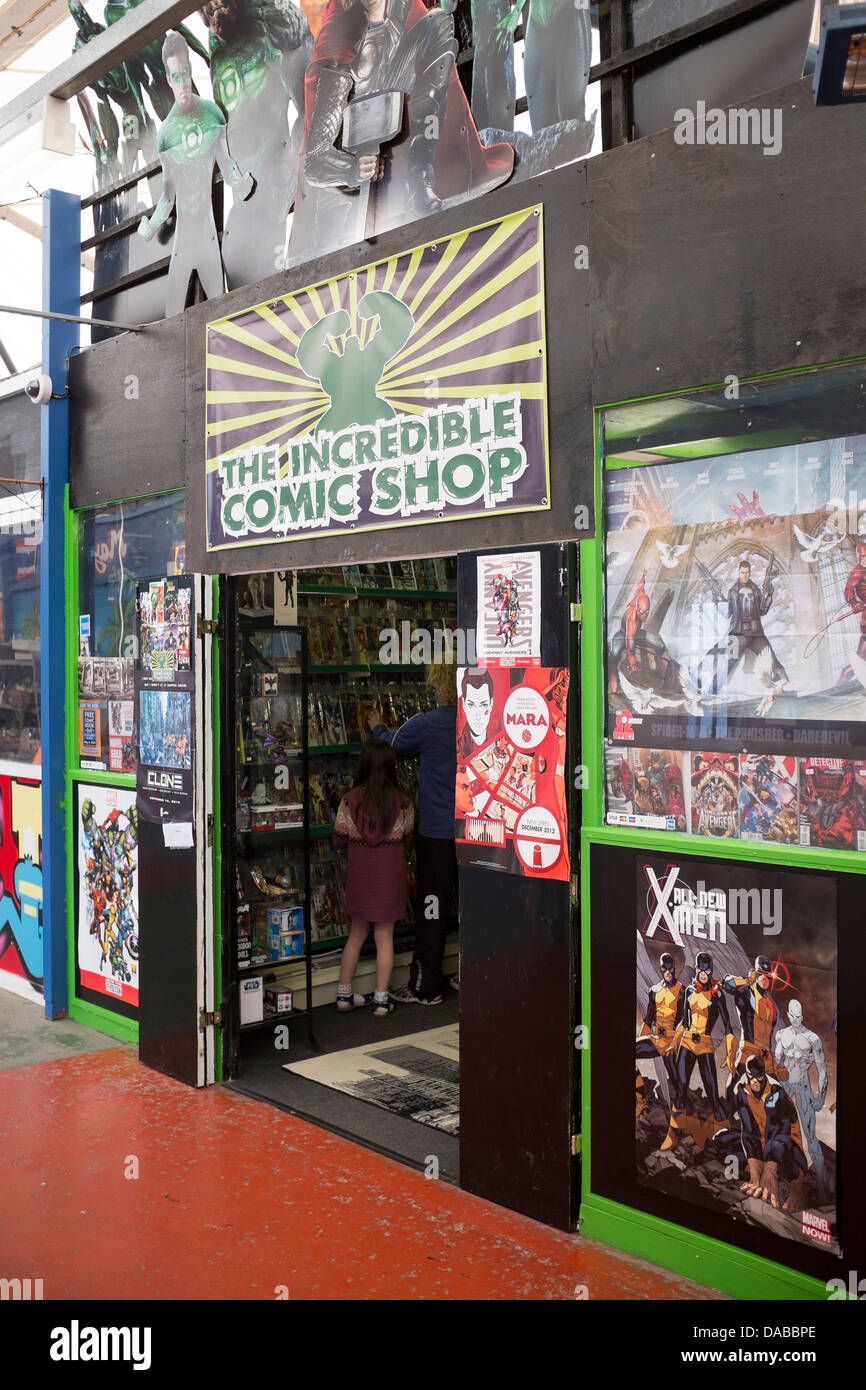 Comic shop hi-res stock photography and images - Alamy