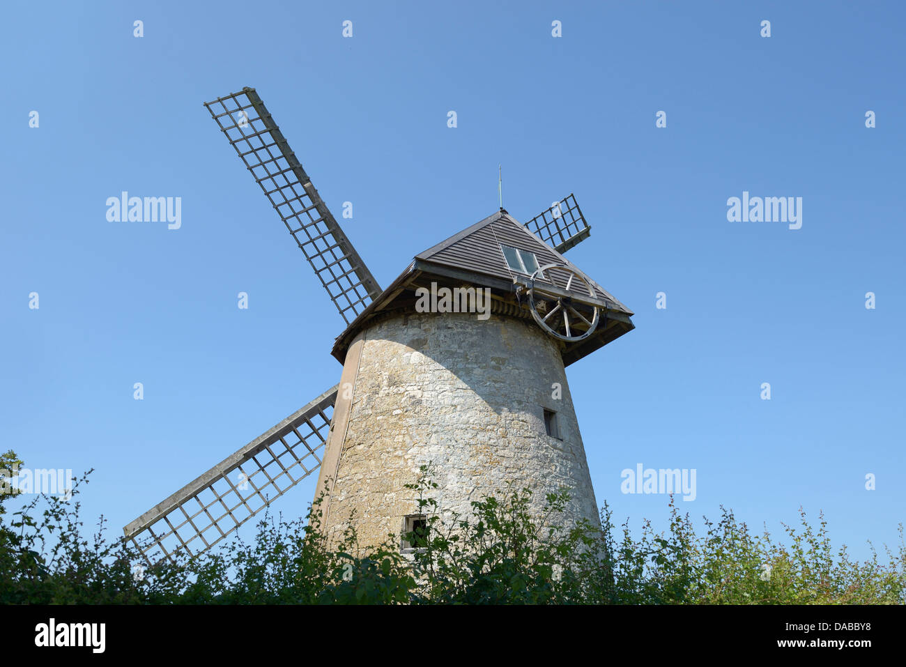 A view showing the workings and sails of the bembridge windmill Stock ...