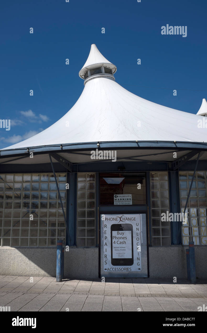 Phone advert poster hi-res stock photography and images - Alamy
