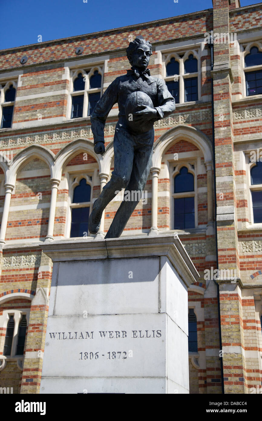 Statue of William Webb Ellis in Rugby Warwickshire UK Stock Photo - Alamy