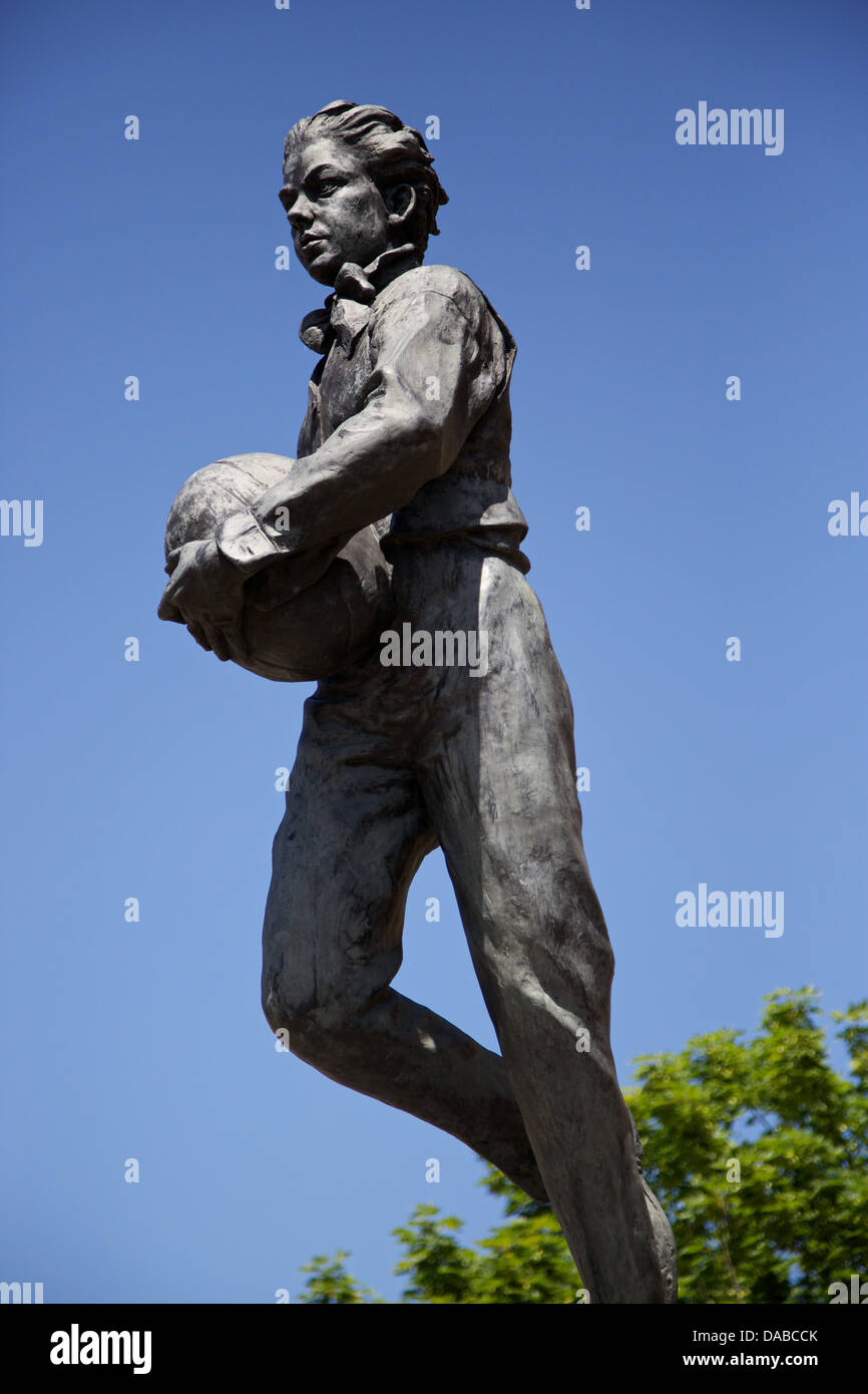 Statue william webb ellis rugby hi-res stock photography and images - Alamy