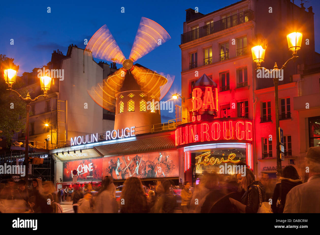 Moulin rouge hi-res stock photography and images - Alamy